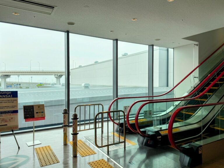 【関西空港国内線】ANA・JALが共有する「ラウンジKANSAI」をレビュー | ゆみみの旅ブログ